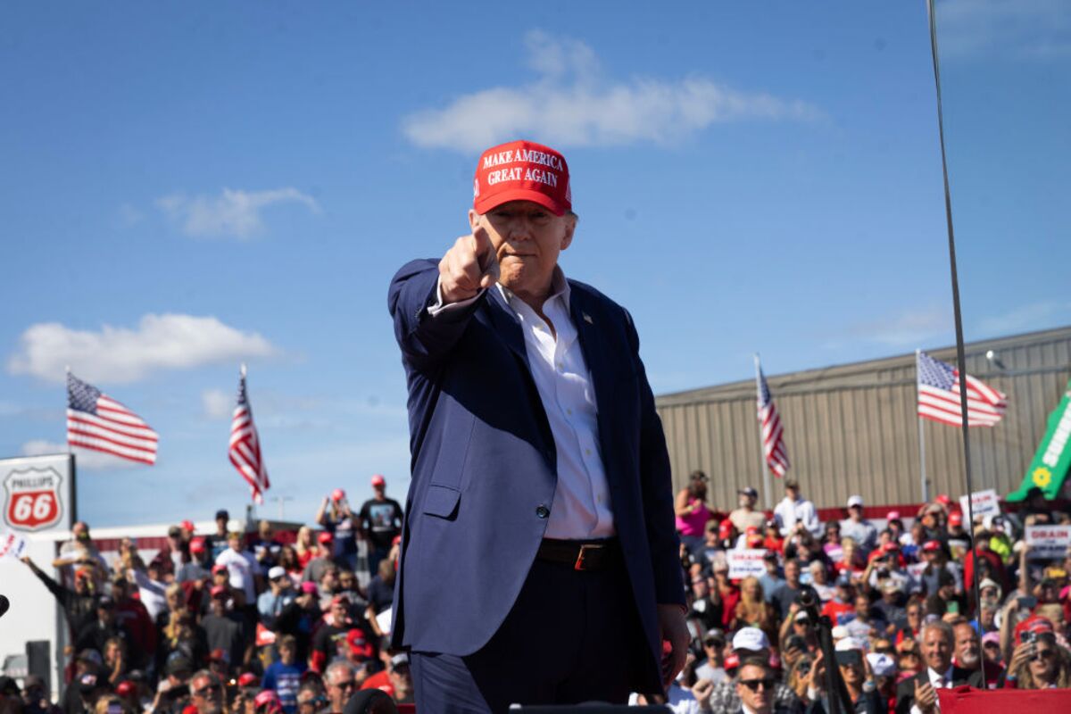 Trump Leads Harris By a Point in NYT-Siena College National Poll ...