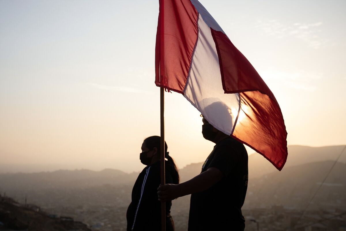 Peru’s Economy Contracts for Sixth Month Amid Political Crisis - Bloomberg