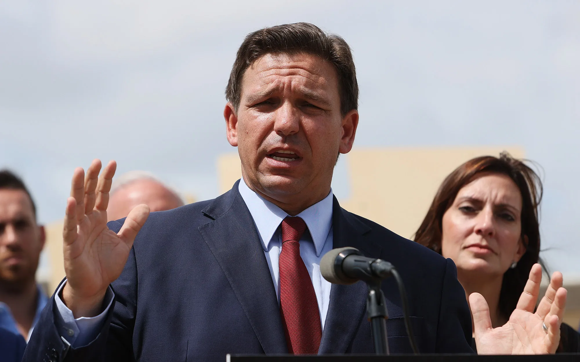 DeSantis Says Florida Acquired Glaxosmithkline Monoclonals - Bloomberg