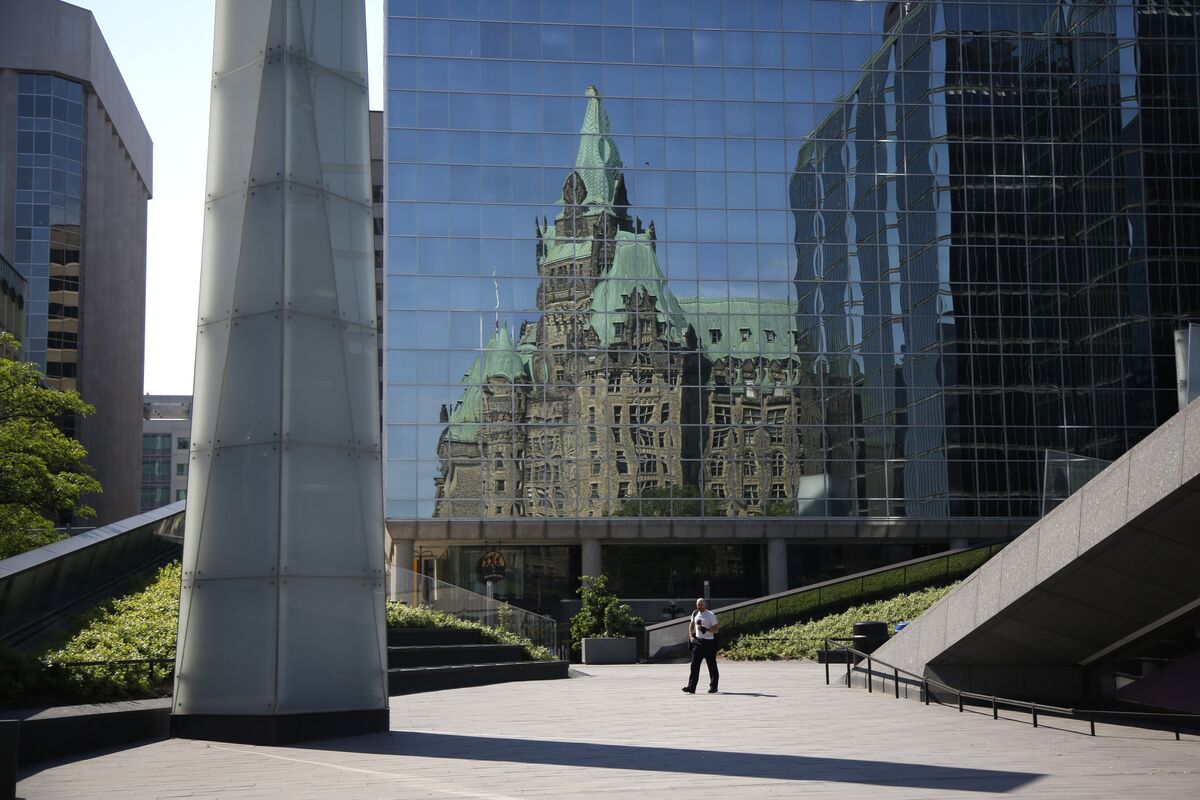 SocGen’s Juckes Says Loonie Looks Cheap After Big Jobs Gain - Bloomberg