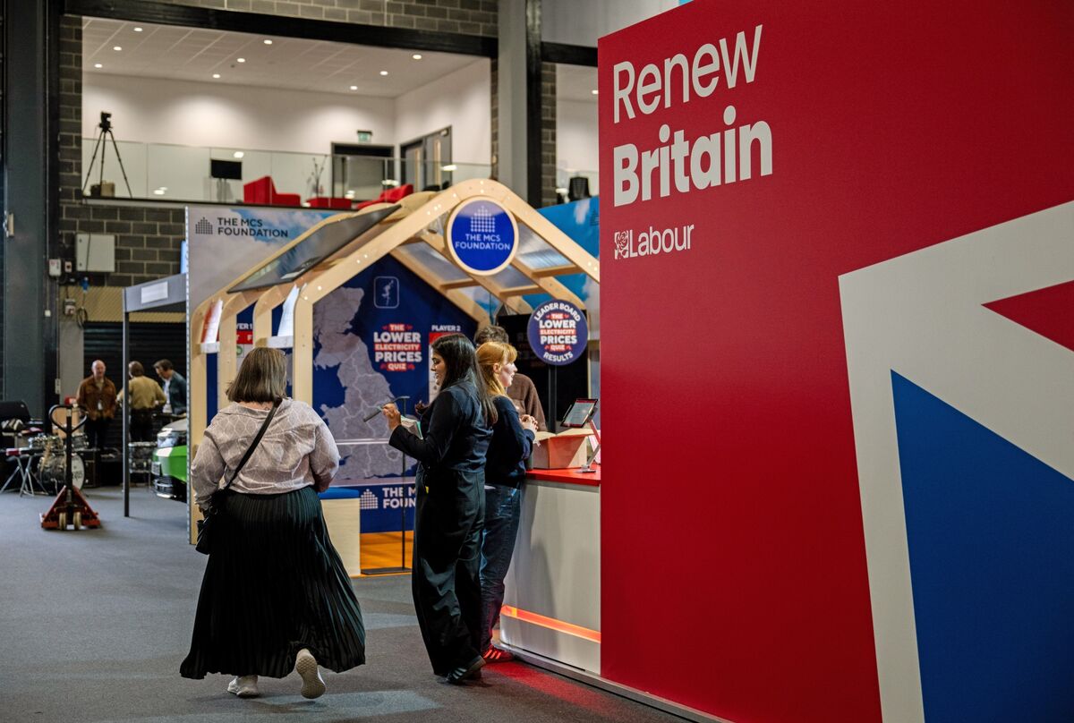UK Elections: Labour in Fourth at Start of Month-Long Sprint to the ...