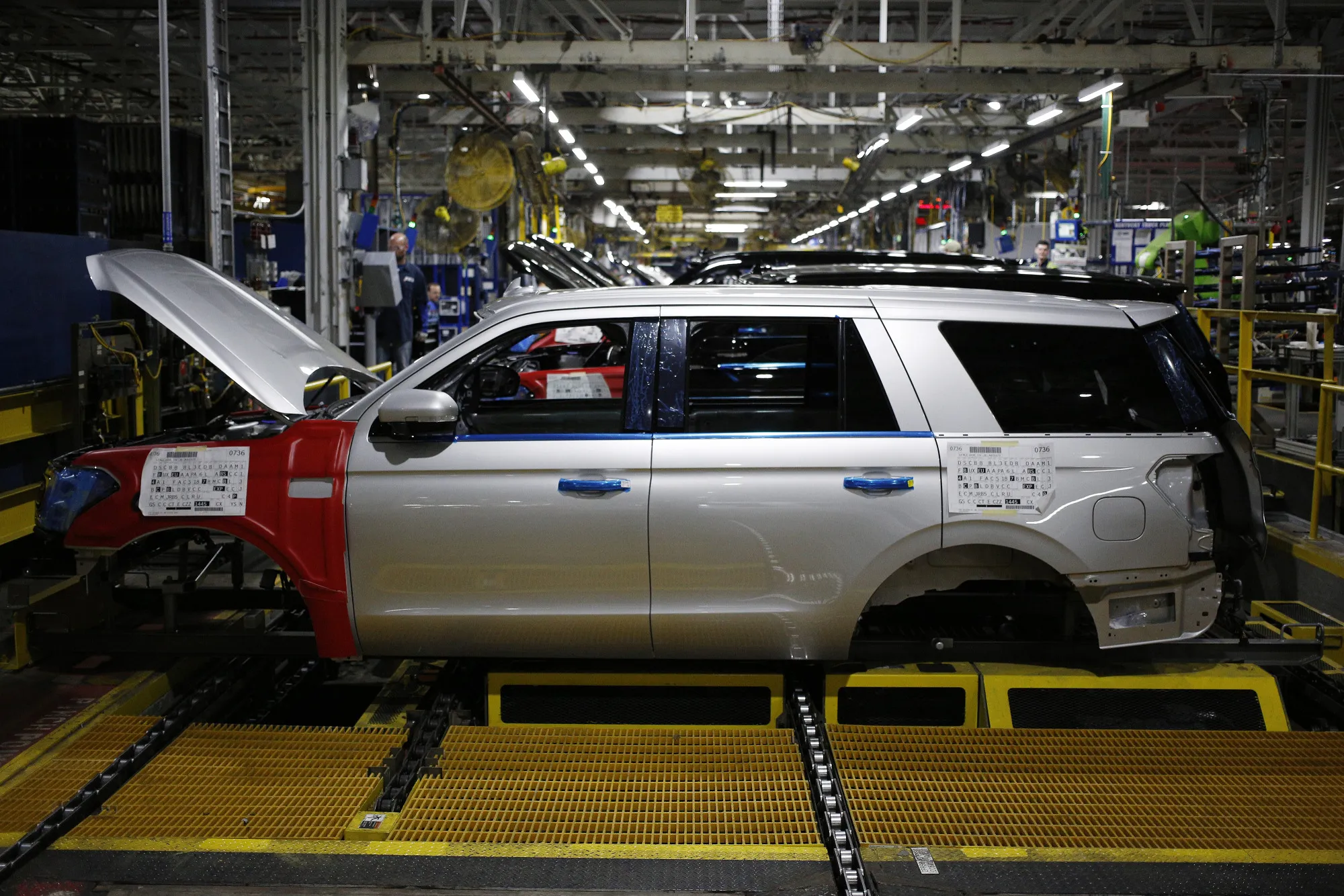Ford Reworks Plants to Build More SUVs With Same Headcount - Bloomberg