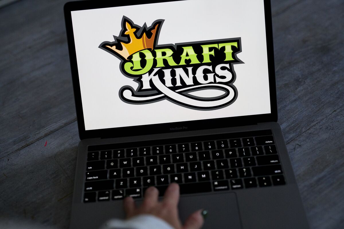 DraftKings’ Rookie CFO Has Eventful Start With M&A, Fee Reversal ...