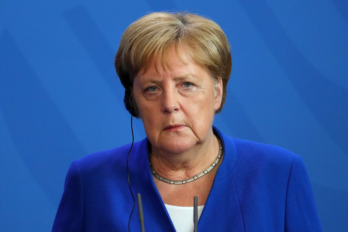 Merkel Answers IMF, Saying Lack of Money Not Germany's Problem - Bloomberg