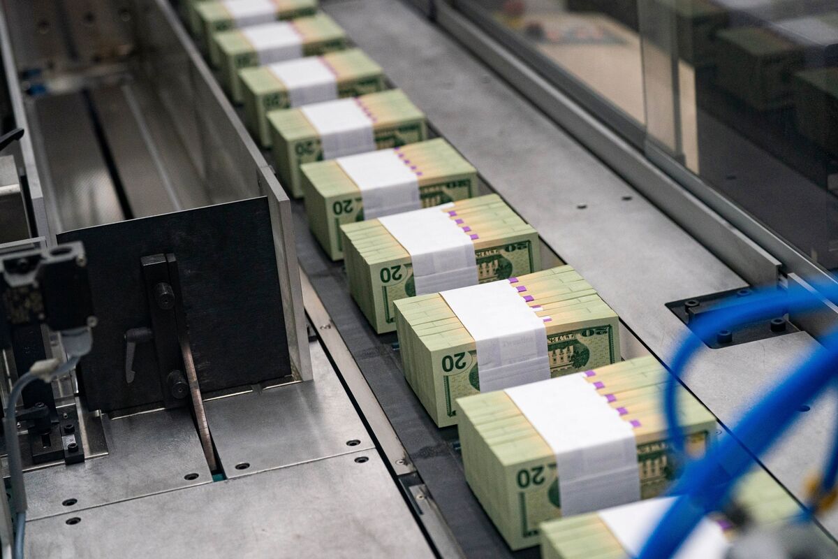 Dollar ‘Fiscal Frown’ Theory Has Deutsche Bank Warning of Losses ...