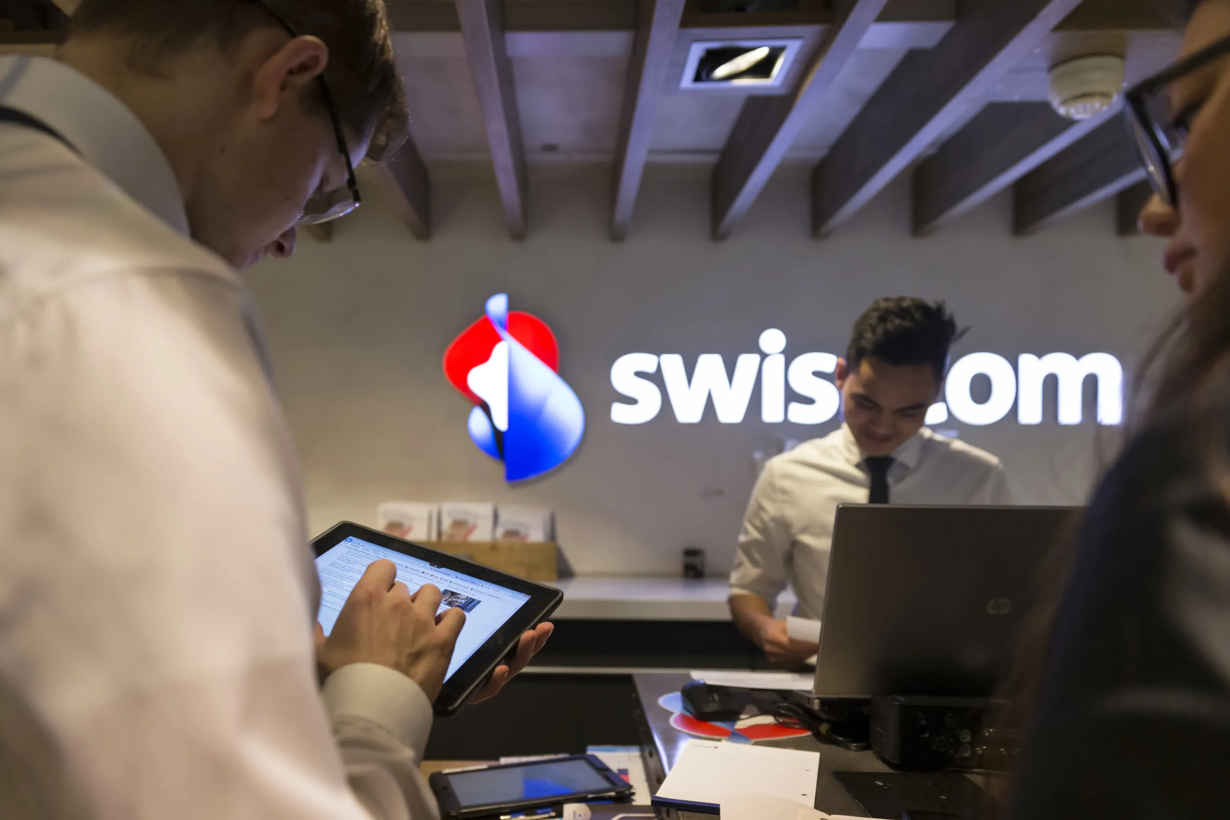 Swisscom Is Said to Evaluate Tie-Up for Italian Unit Fastweb - Bloomberg