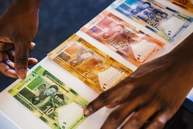 Volatile Rand Has Namibia Mulling an End to 25-Year Currency Peg ...