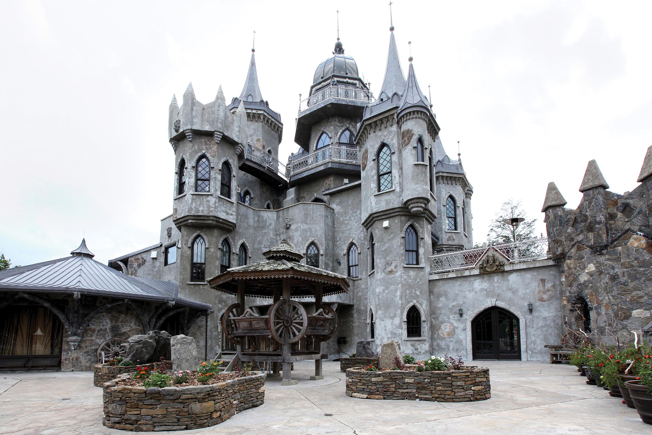 There Are Castles In America Here Are Three You Can Buy Bloomberg