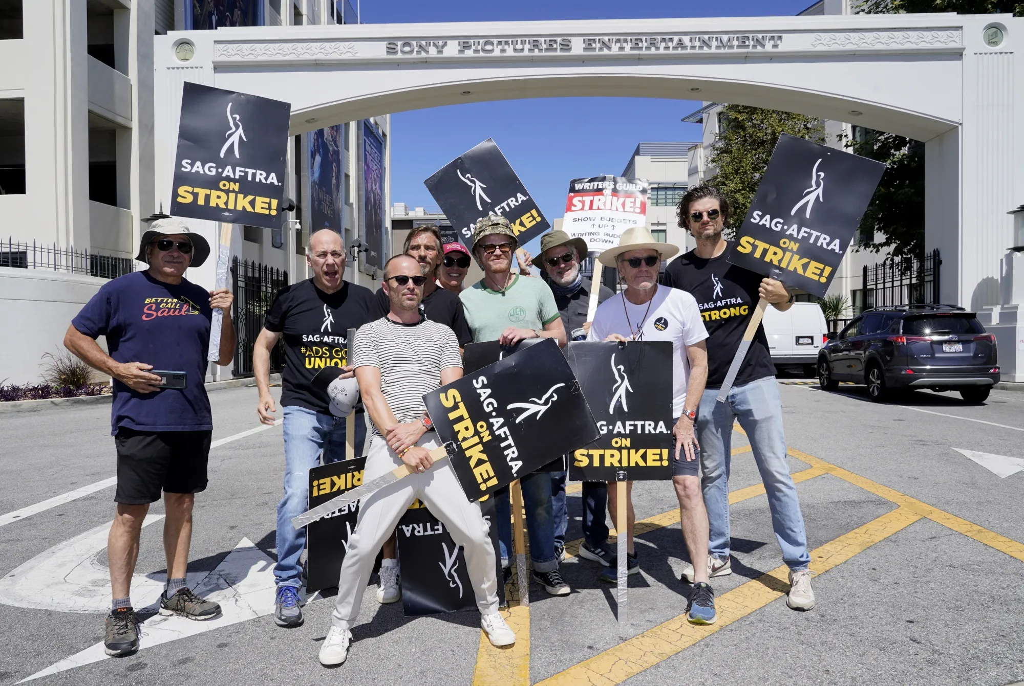 'Breaking Bad' stars reunite on picket line to call for studios to ...