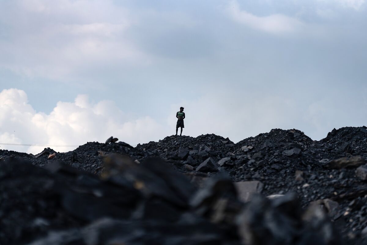 Coal India to Spend $8 Billion on Coal-Fired Plants Near Mines - Bloomberg