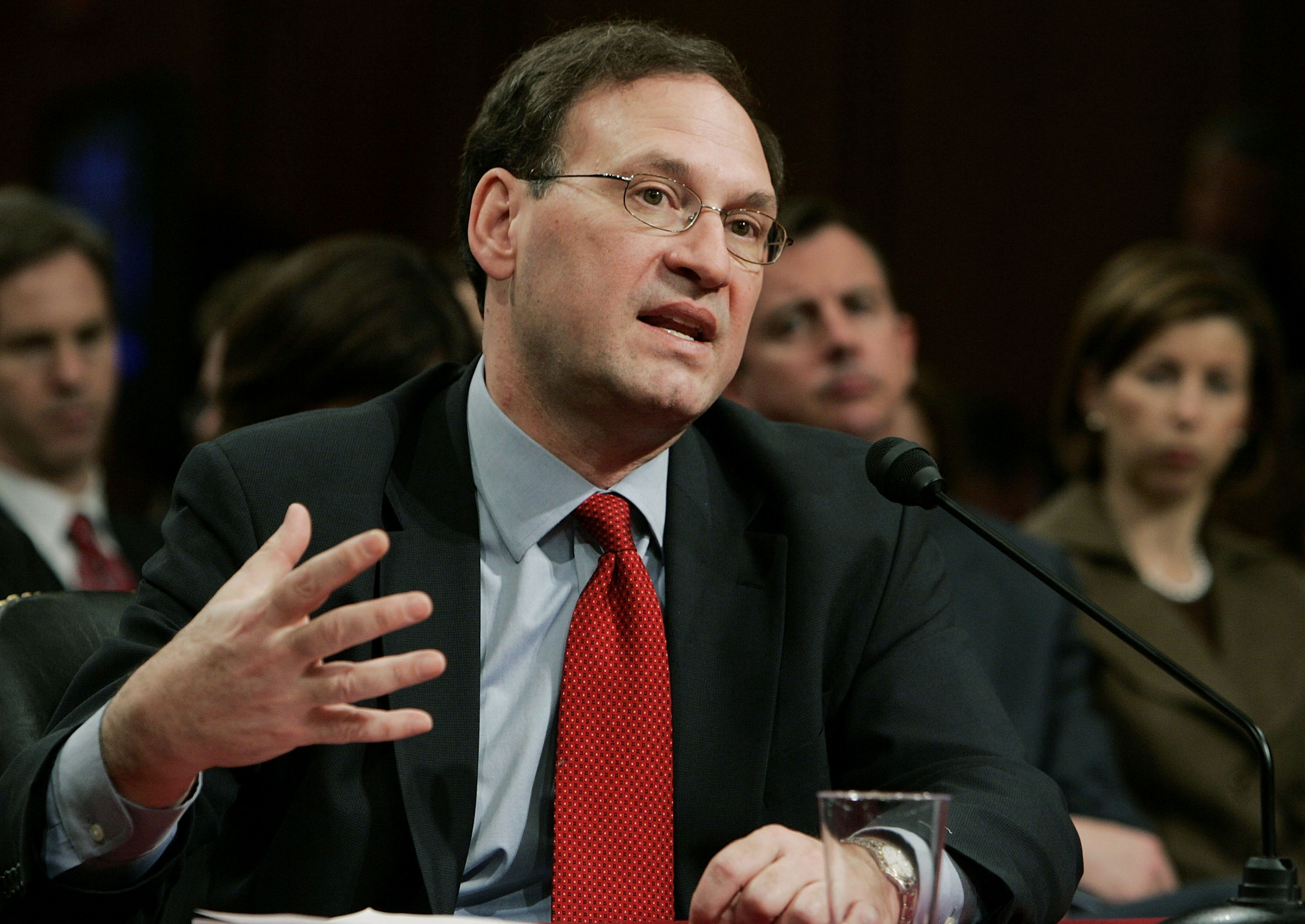 Alito and Abbott Show That the Rules Are Different for MAGA - Bloomberg