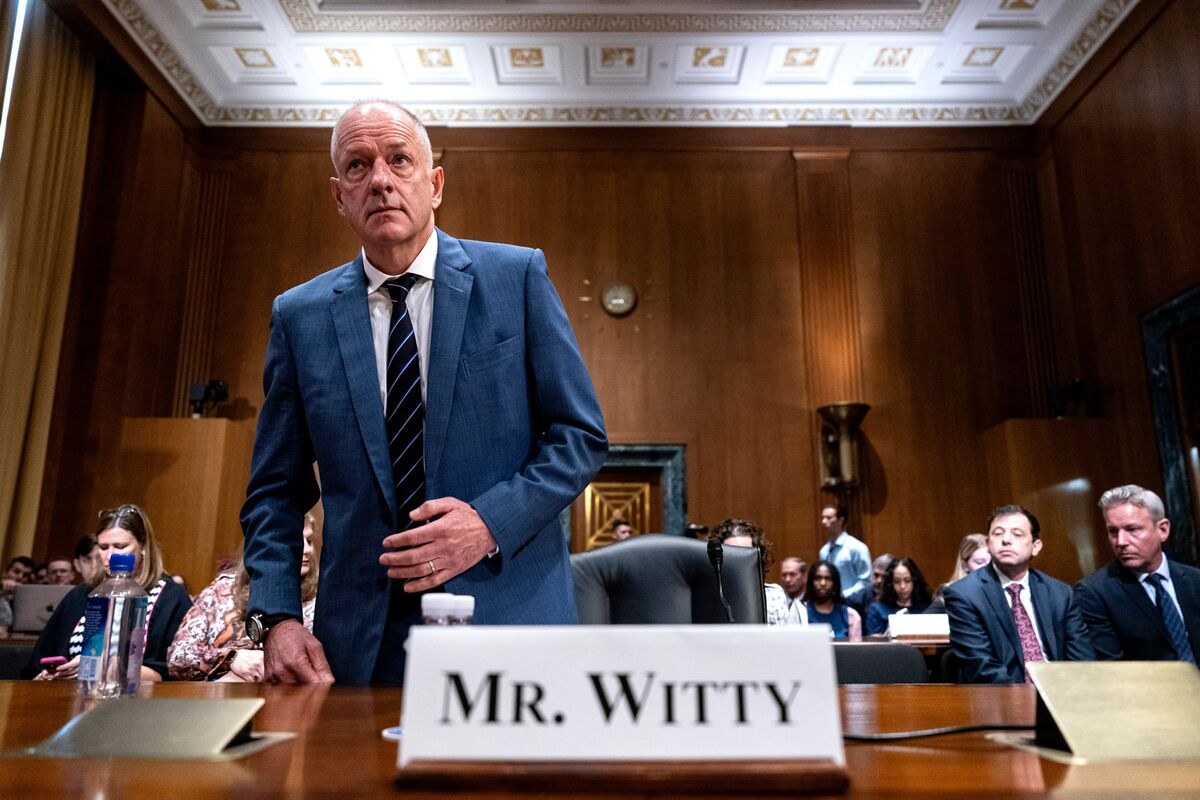 Sen. Ron Wyden Urges SEC, FTC to Investigate UnitedHealth Hack - Bloomberg Sen. Ron Wyden Urges SEC, FTC to Investigate UnitedHealth Hack - Bloomberg