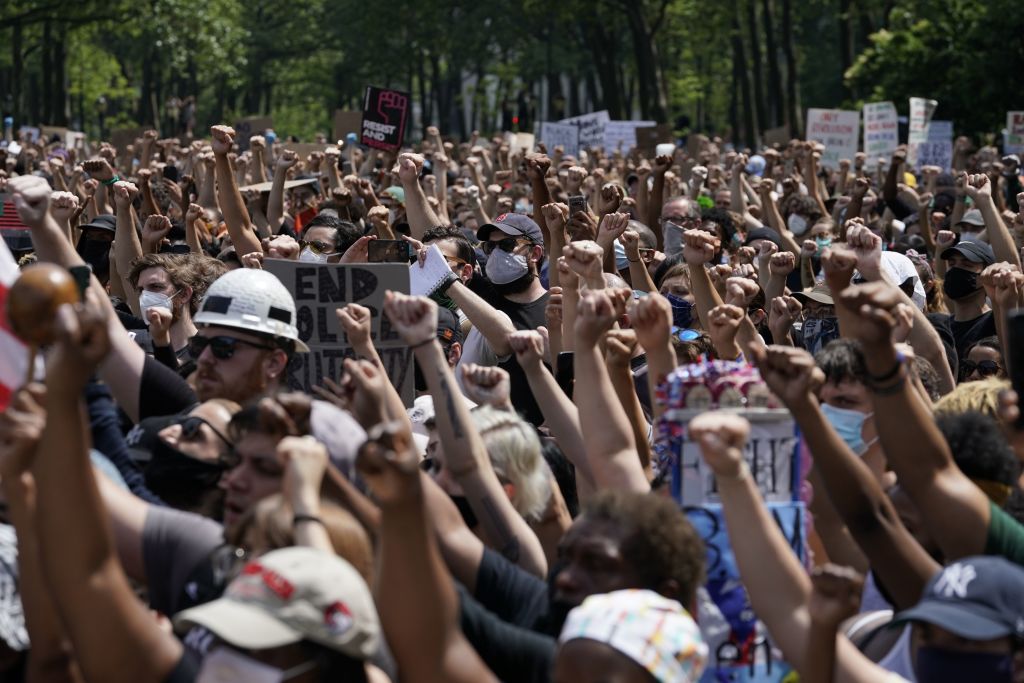 How to Join the Protests Without Risking Covid-19 - Bloomberg