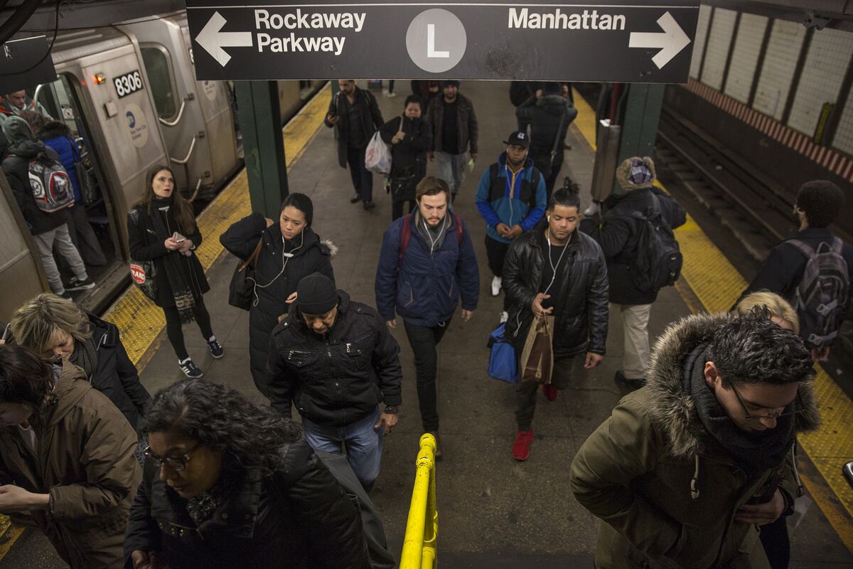 Woman Dies Falling Down Subway Stairs Carrying Baby - Bloomberg