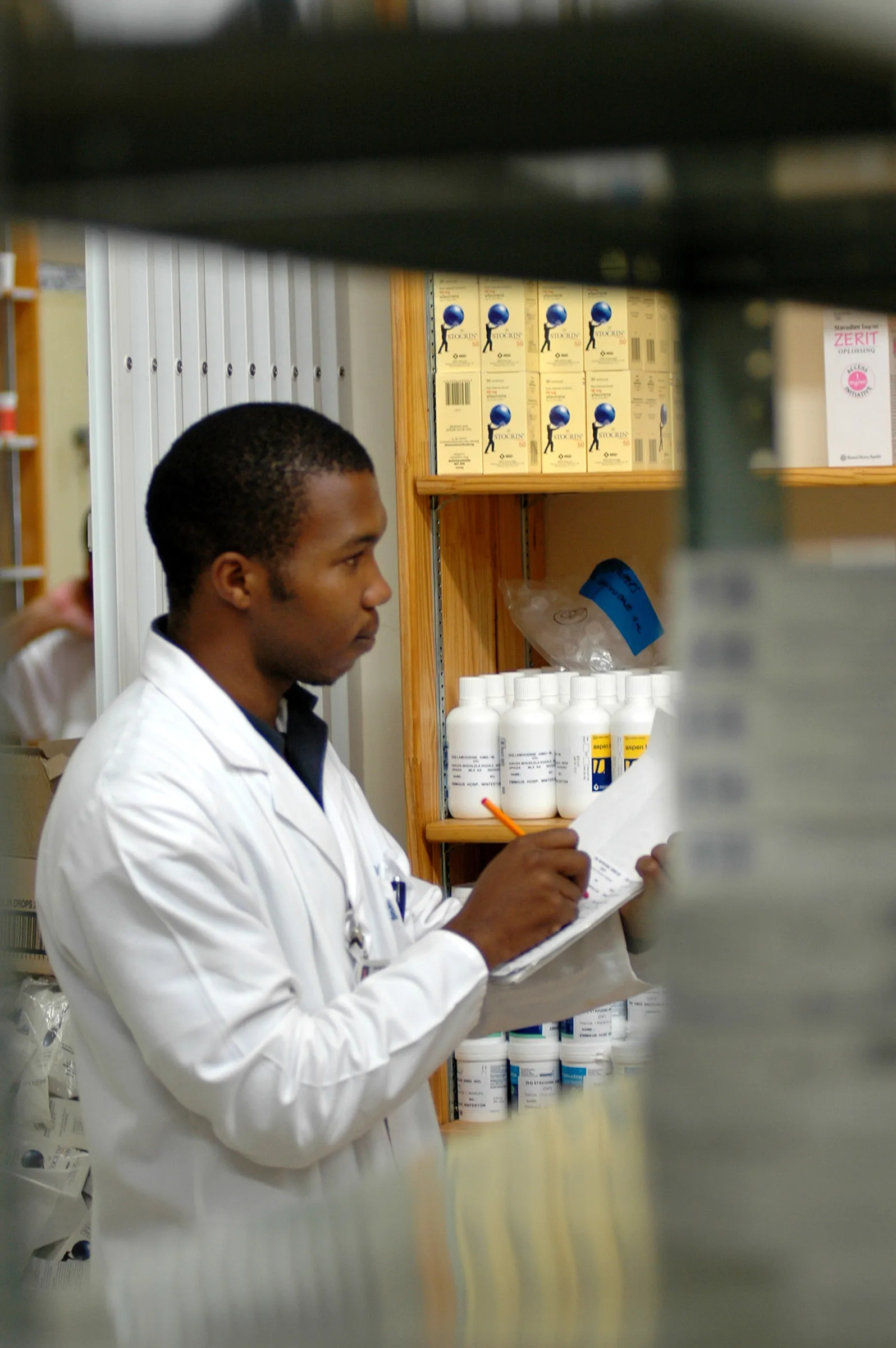 A Law to Help Cut HIV Deaths - Bloomberg