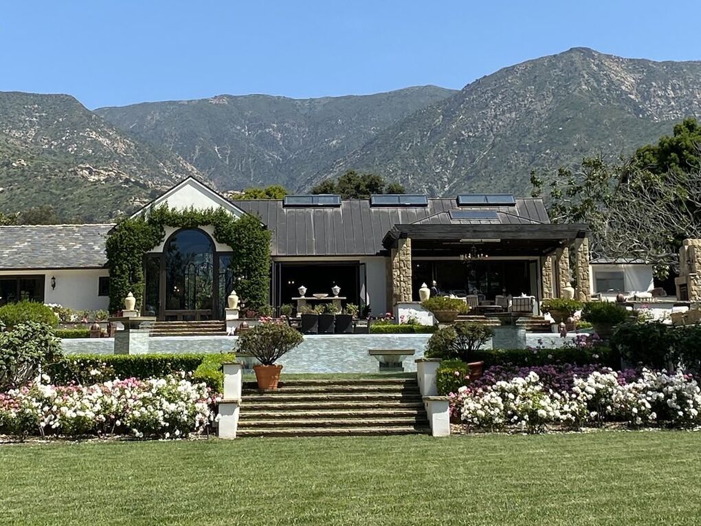 Katy Perry Wins Right to Buy $15 Million Montecito Mansion From Carl Westcott - Bloomberg