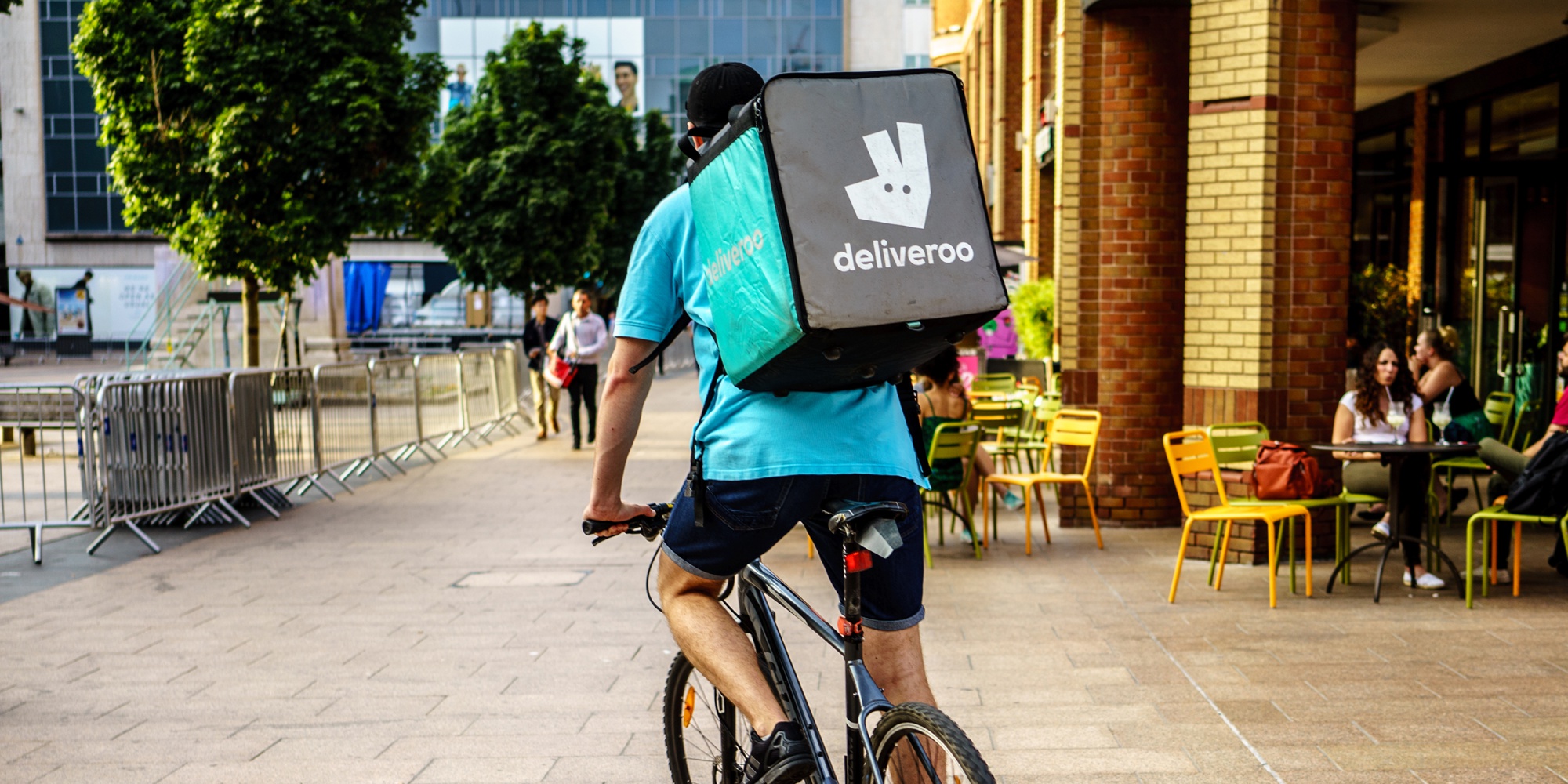 Amazon’s Deliveroo Deal May Get Extended Antitrust Probe - Bloomberg