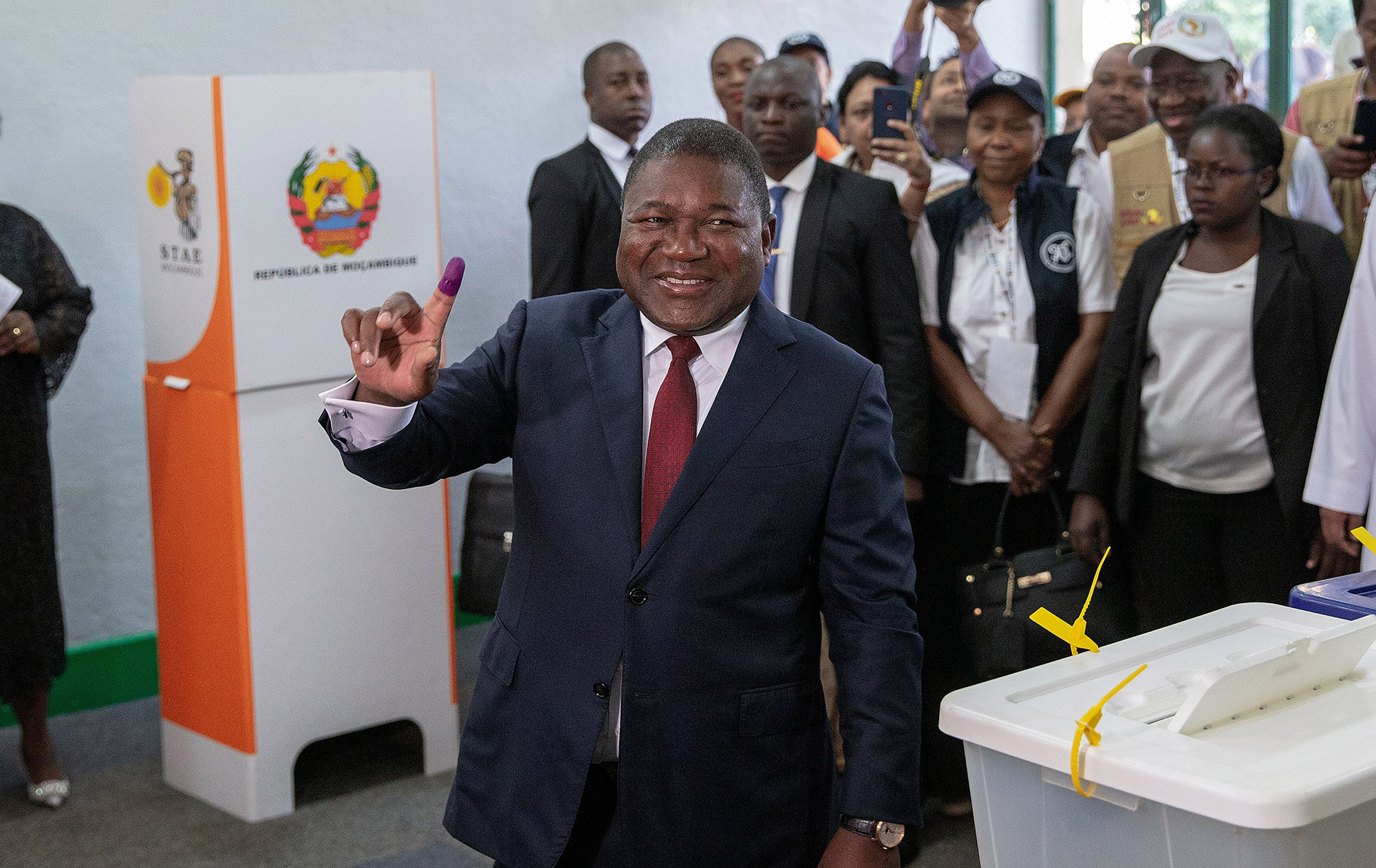 Mozambique News: President Filipe Nyusi Sworn in for Second Term ...
