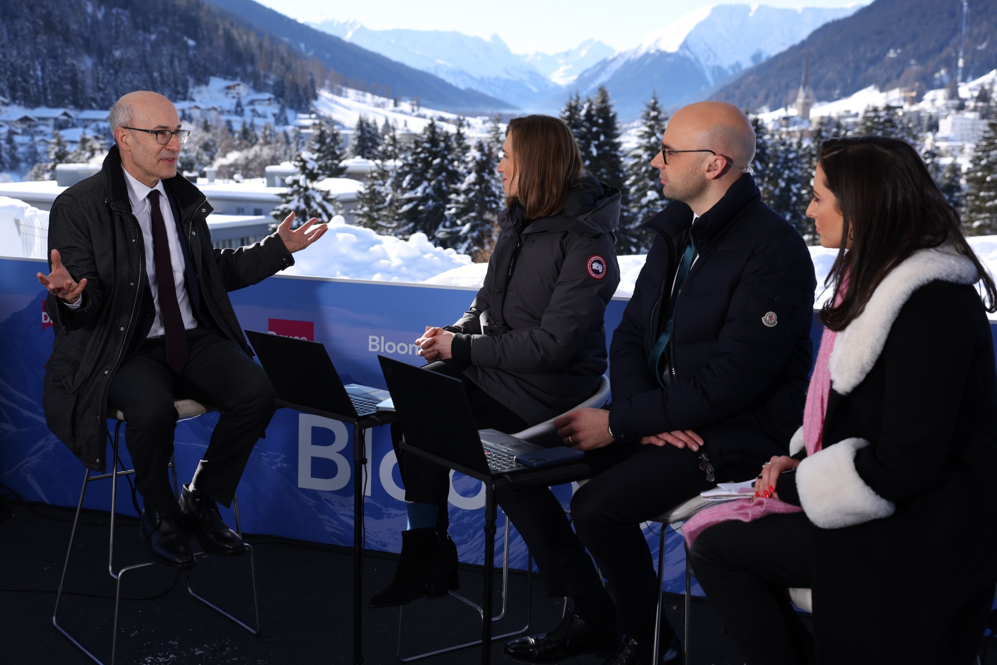 ‘No Way’ Federal Reserve Is Cutting Rates as Market Expects, Howard ...