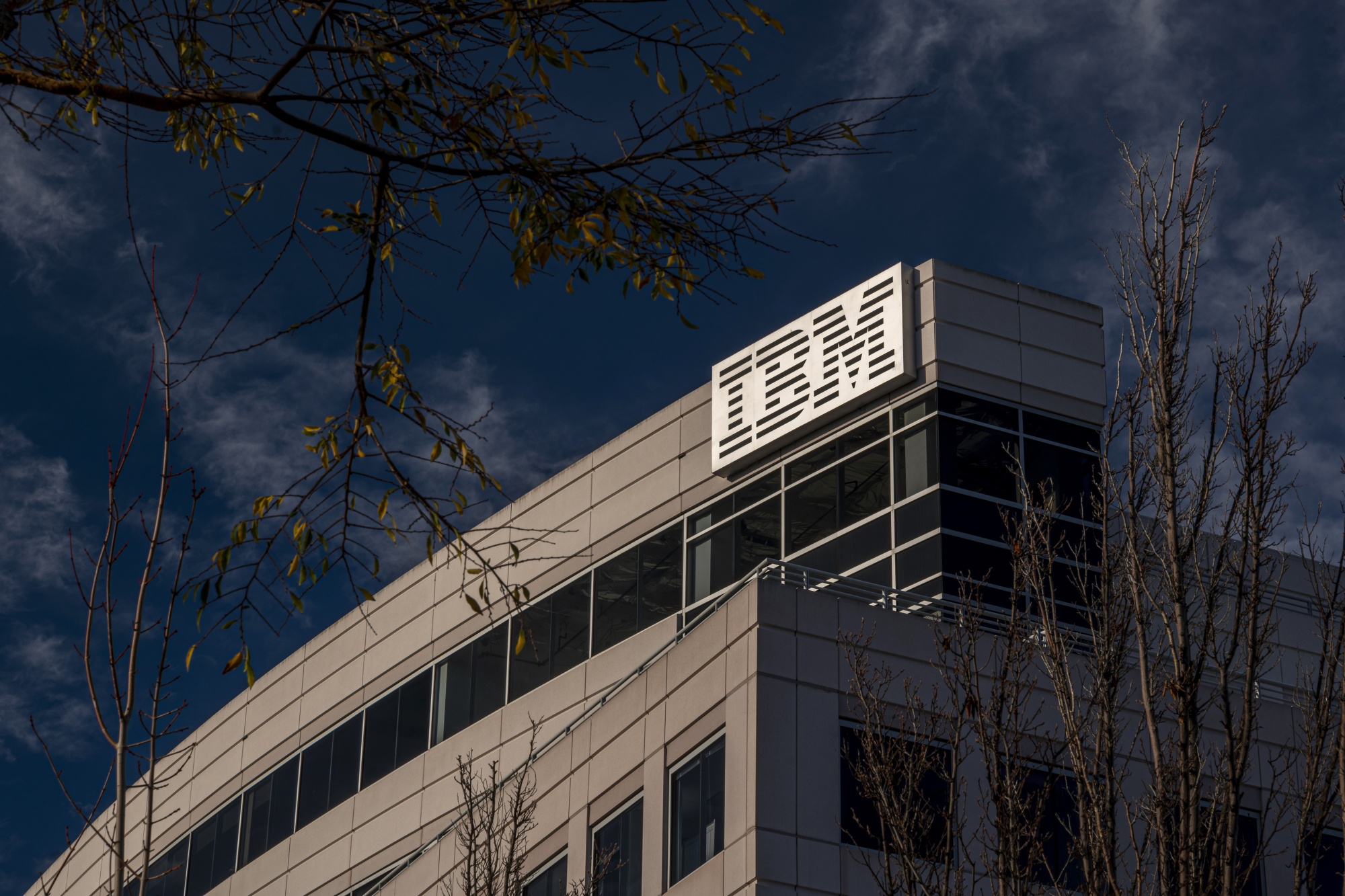IBM to Post $5.9 Billion Pension-Transfer Charge in Third Quarter ...