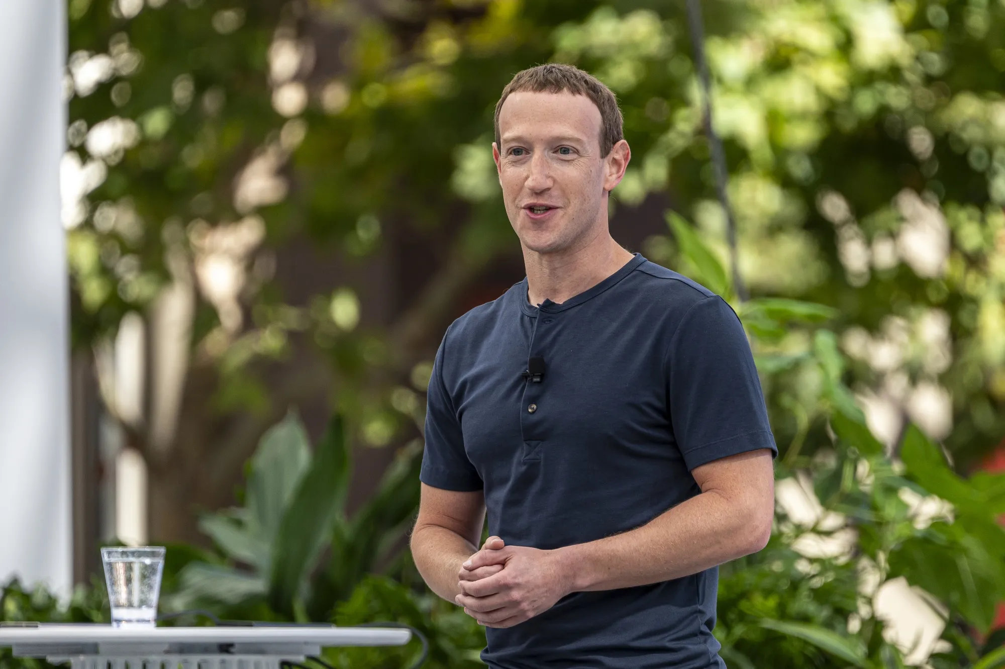 Mark Zuckerberg Undergoes Surgery for Martial Arts Knee Injury - Bloomberg