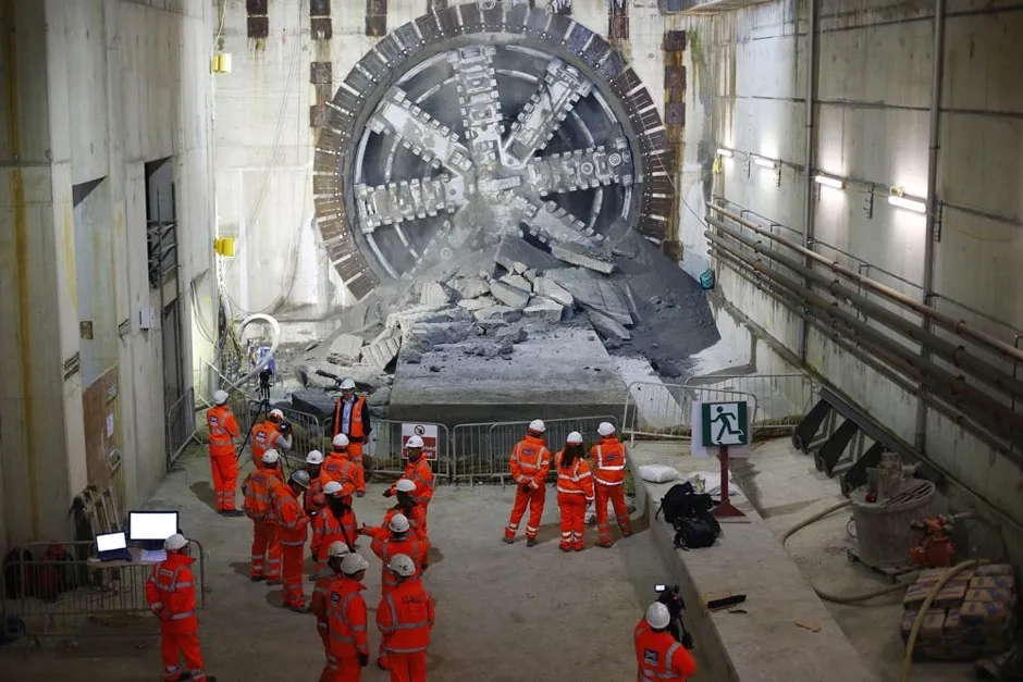 Digging London's Newest Tunnel - Bloomberg
