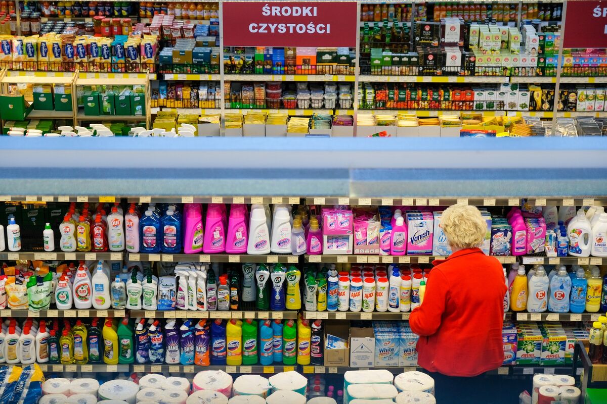 Poland Inflation Unexpectedly Drops, Cooling Rate Hike Pressure - Bloomberg