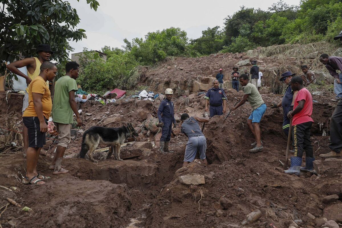 KZN Floods: Death Toll Above 400, Army Deployed for KwaZulu-Natal ...