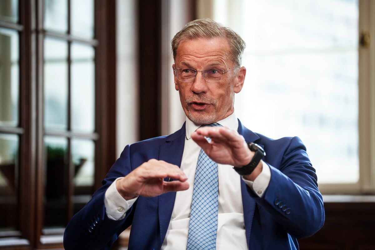 ECB Mustn’t Rush Further Rate Moves, Boris Vujcic Tells Handelsblatt ...