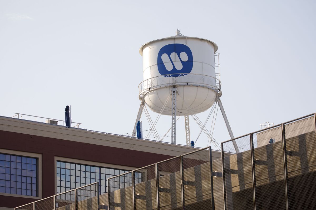 Warner Music (WMG) Stock Falls on End of BMG Deal - Bloomberg