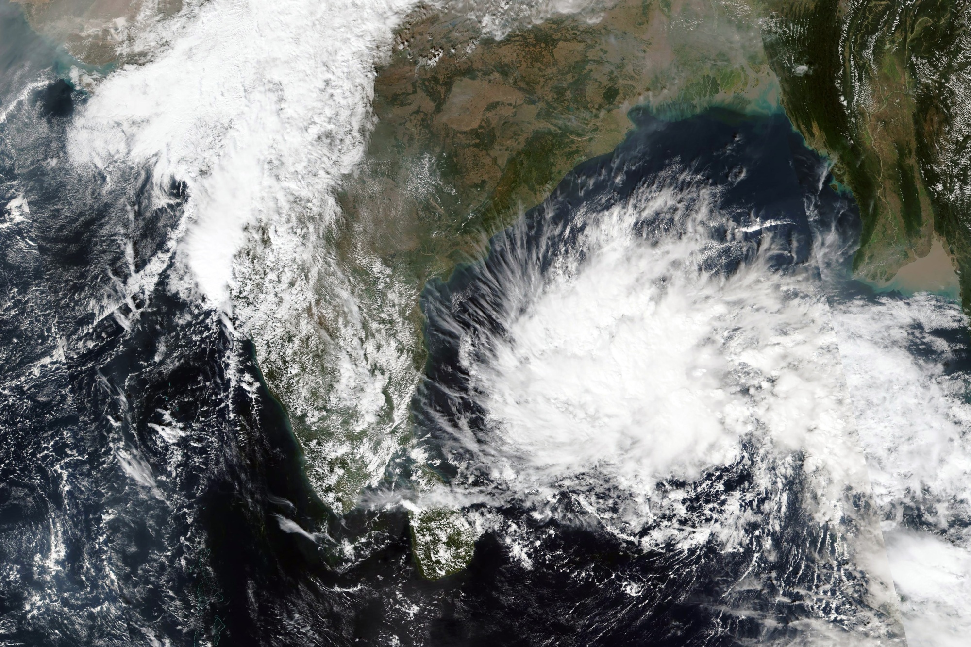 Tropical Storm in Bay of Bengal Has Indian Authorities on Alert - Bloomberg