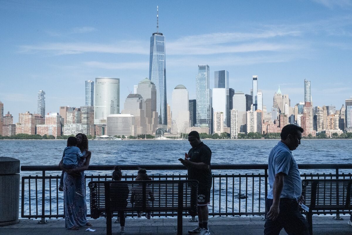 Gillian Tan - Journalist Profile - Intelligent Relations