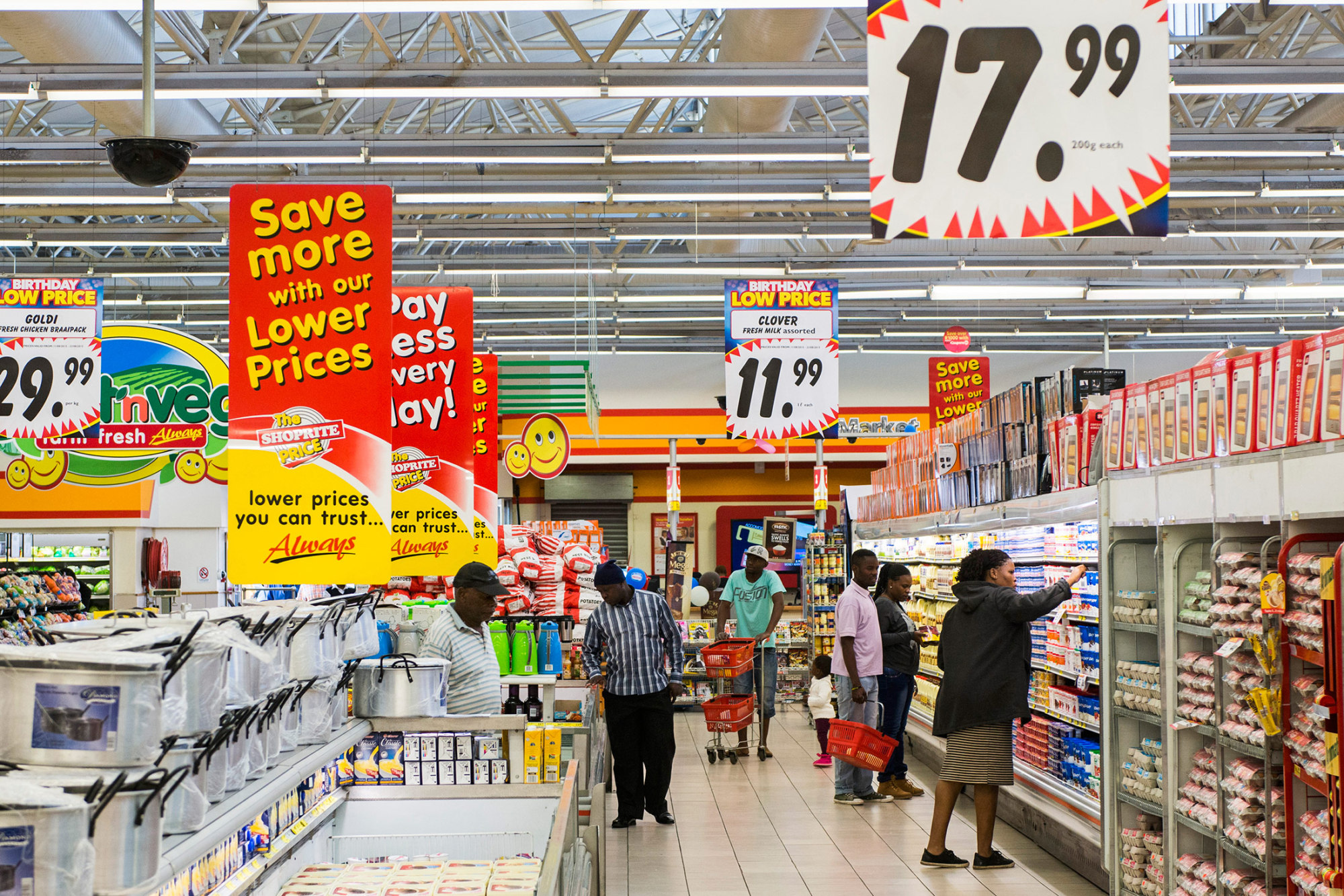 Shoprite Founder Basson to Step Down After 37 Years at Helm - Bloomberg