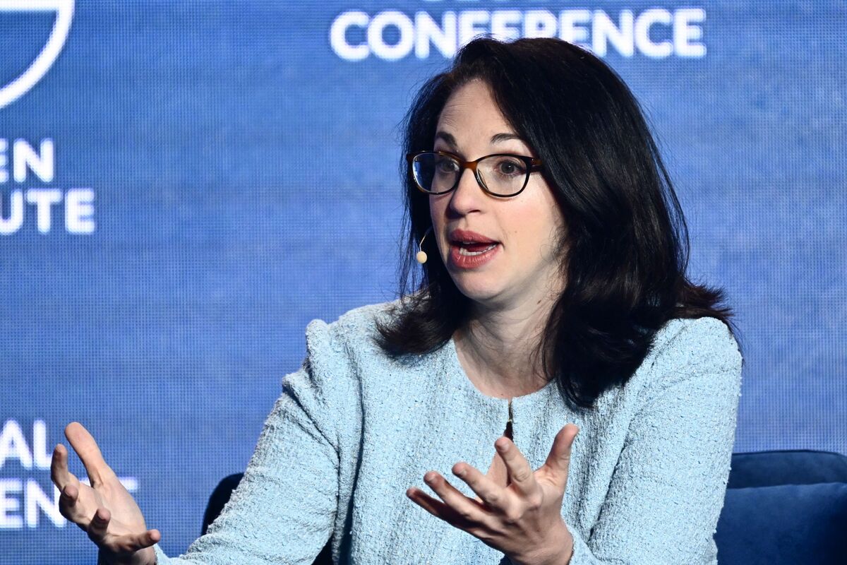 Bridgewater’s Karen Karniol-Tambour Sees Fed Taking Longer to Cut ...