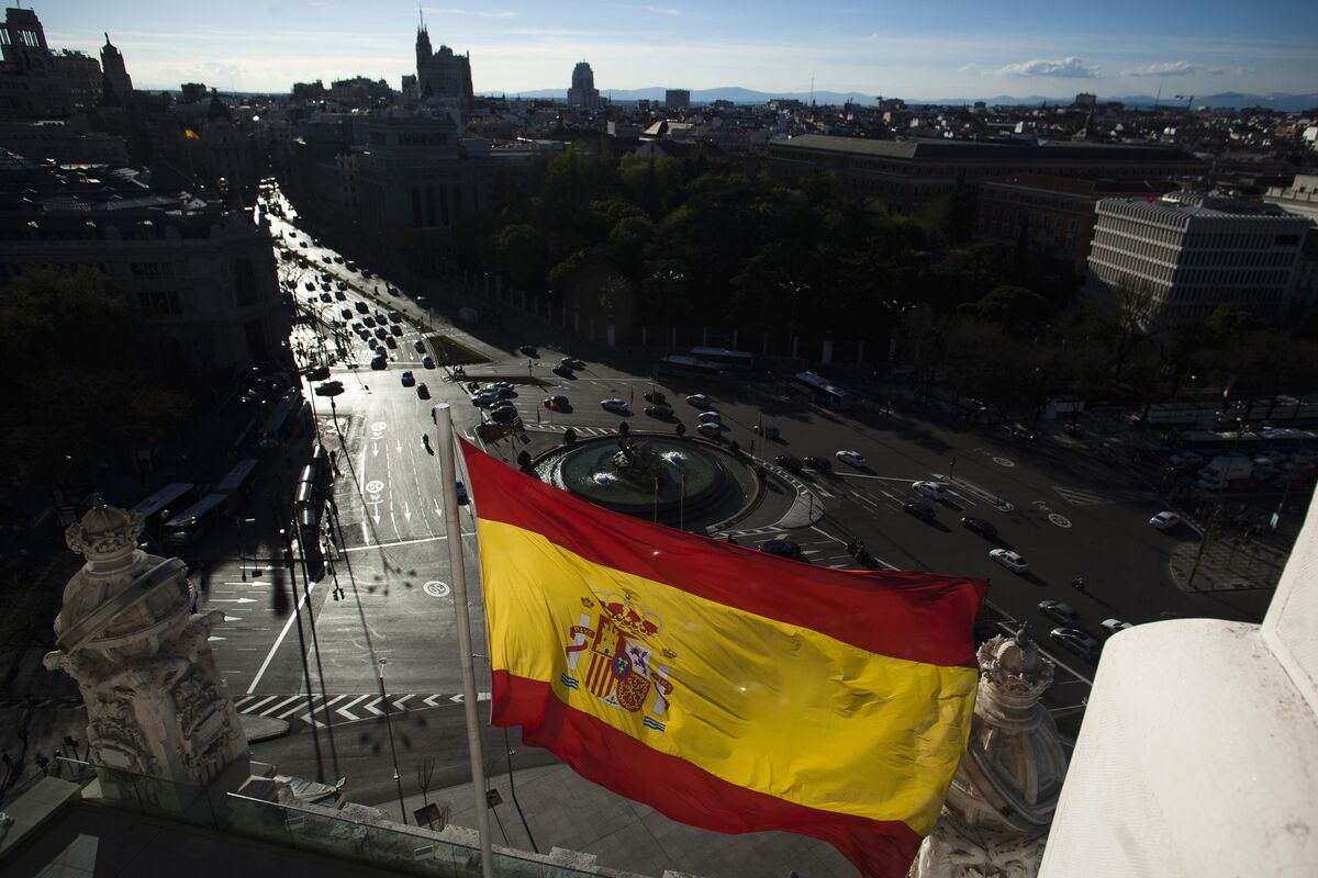 Spain Rating Raised by S&P Citing Growth, Fiscal Consolidation - Bloomberg