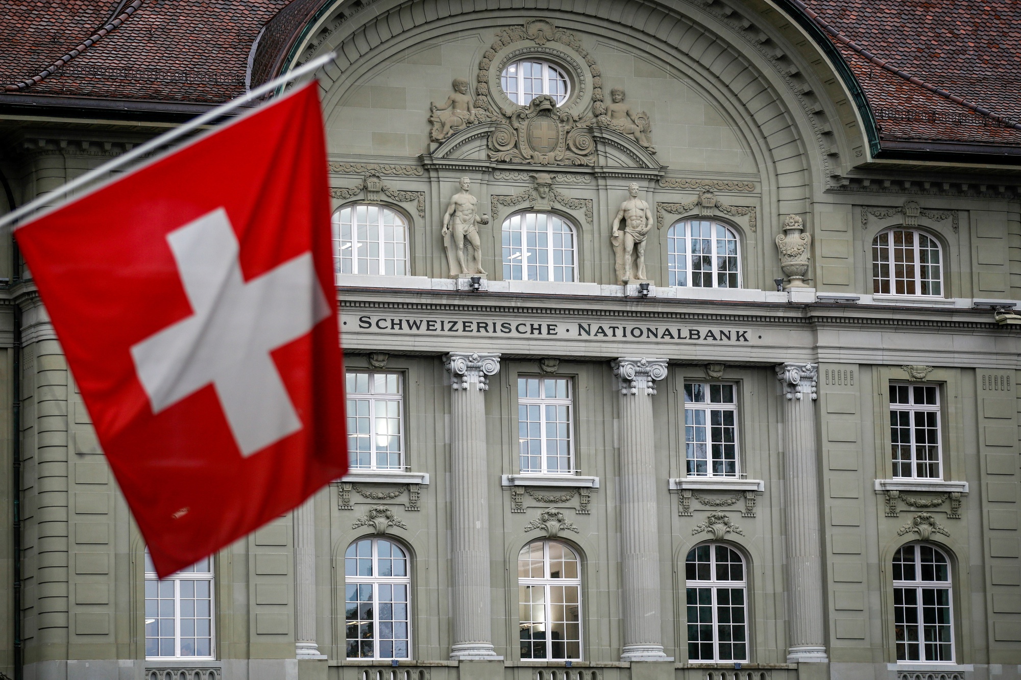 Central Bank of Surprises Could Spring Swiss Rate Cut on Market - Bloomberg