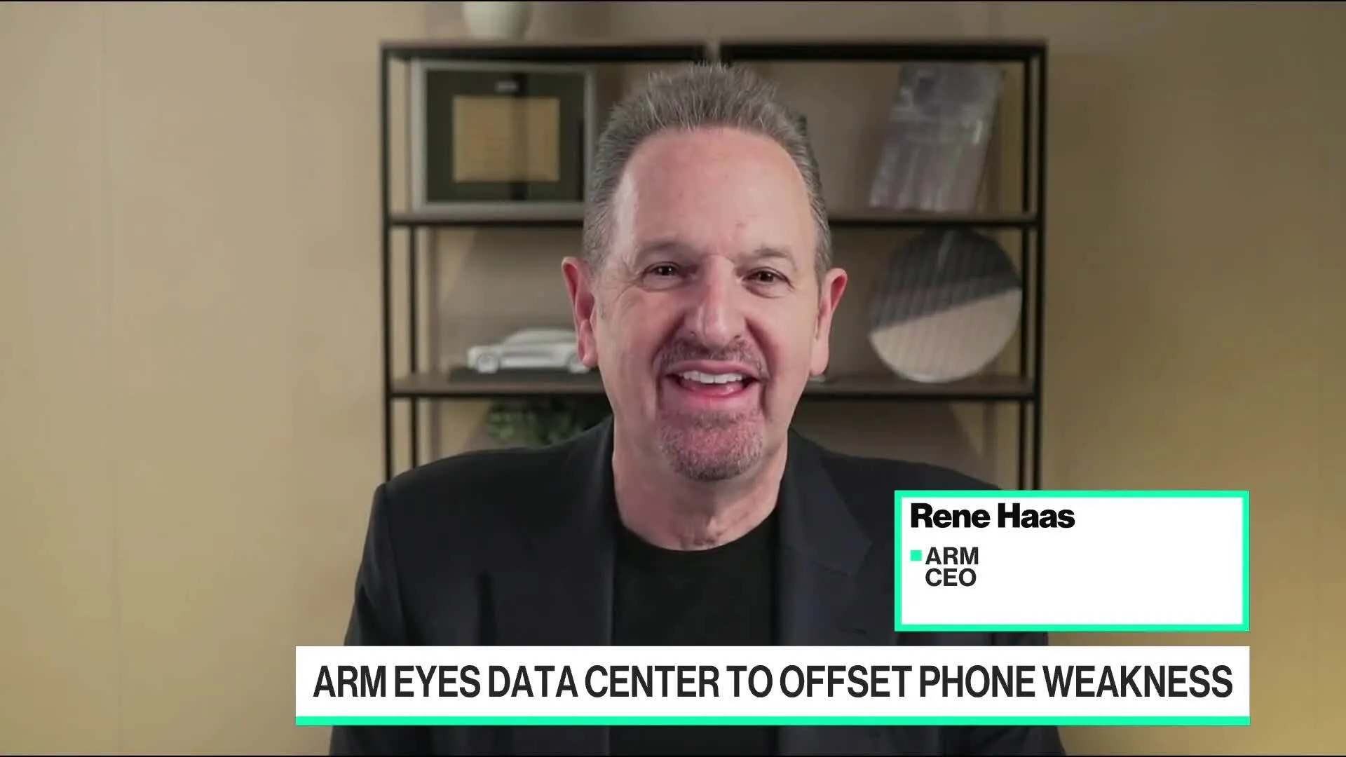 Watch Arm CEO Sees AI Demand While Smartphone Business Slumps - Bloomberg