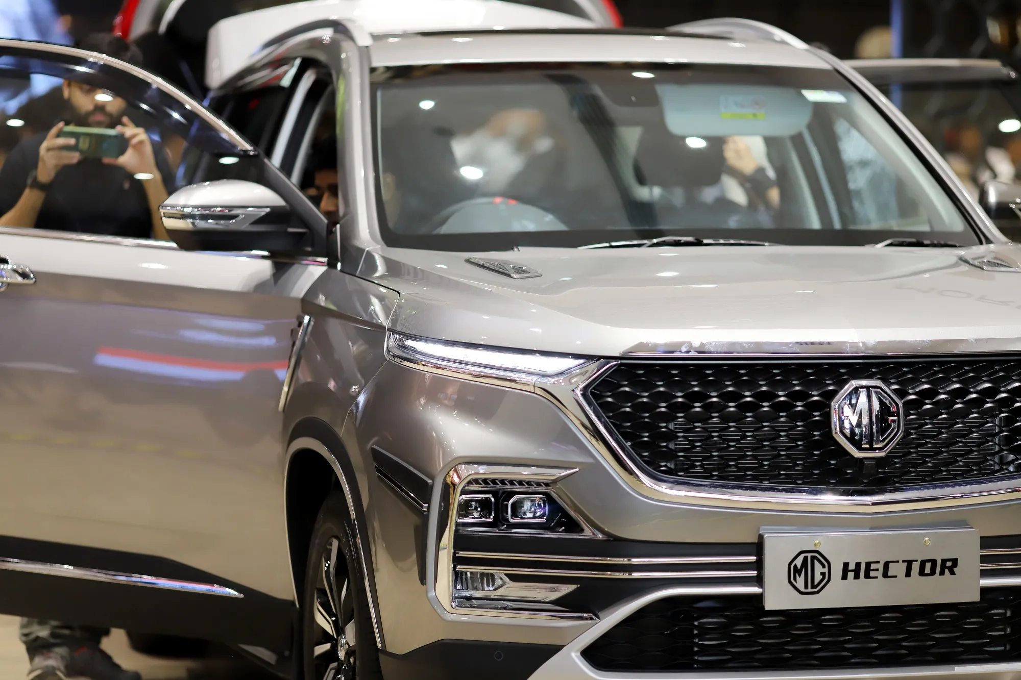 China’s SAIC to Make MG Cars at First European Factory in Spain - Bloomberg