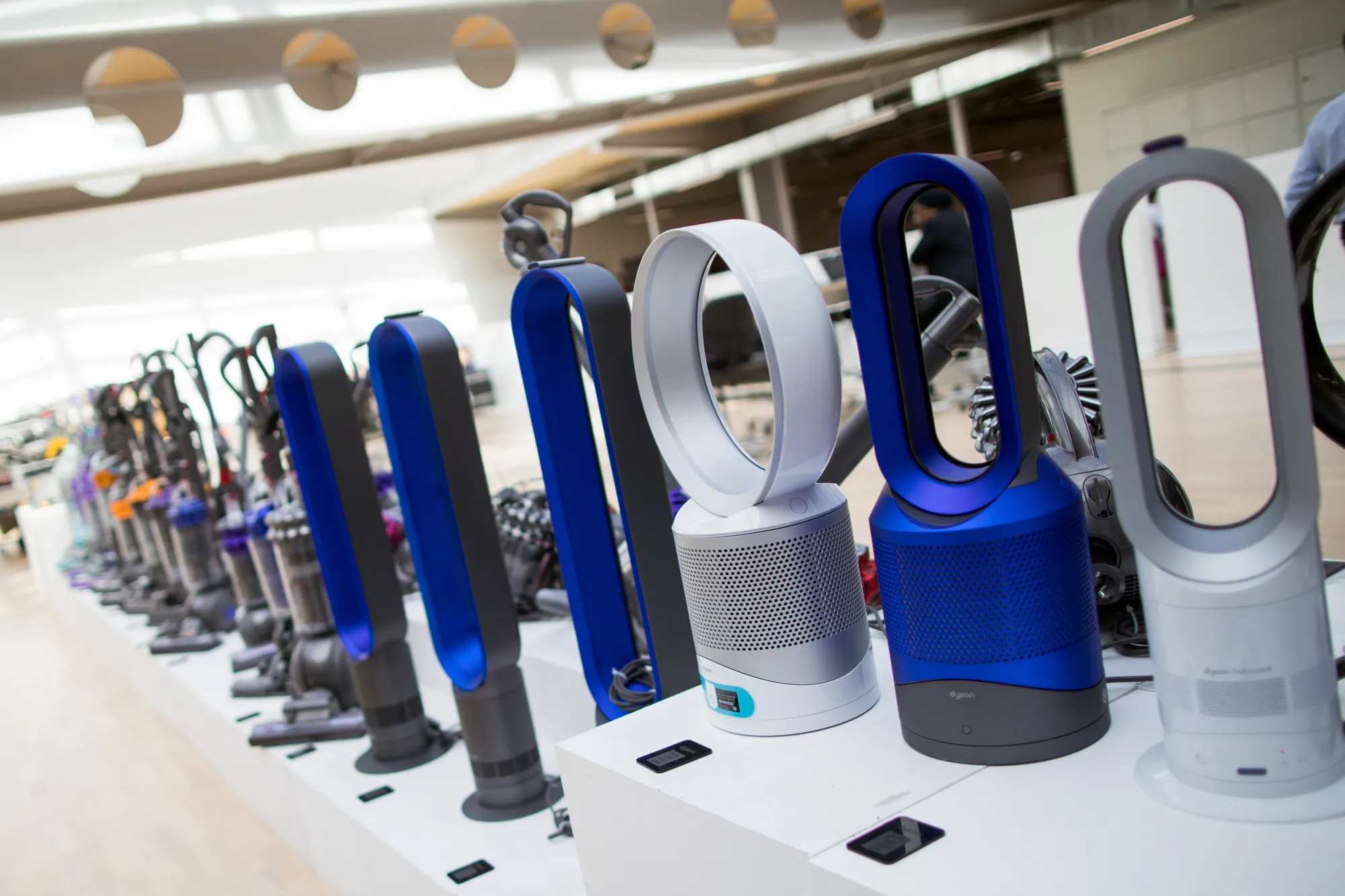 Dyson Fan Advertisement Banned for Misleading Viewers Over Cord - Bloomberg