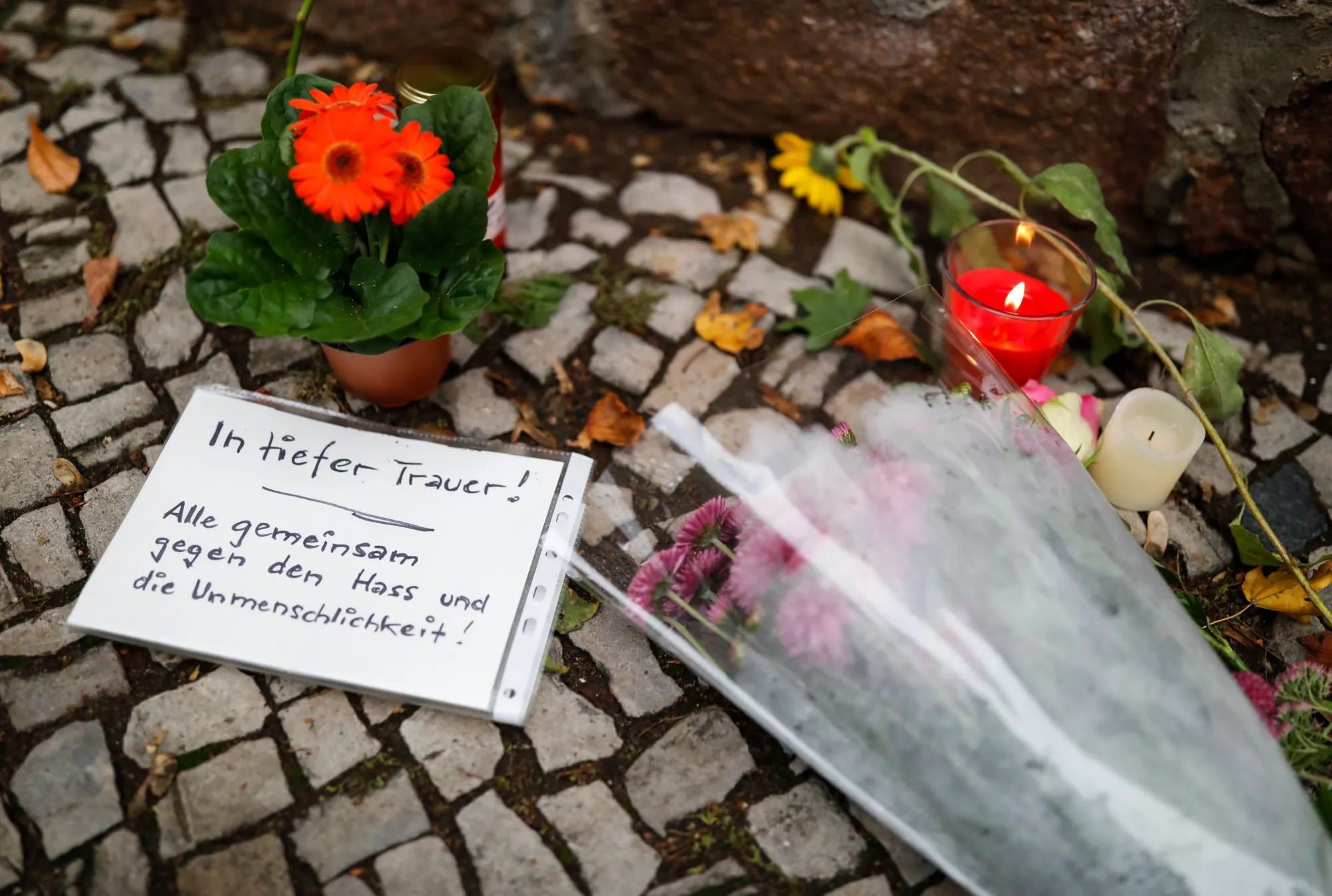 German Attack Offers Lessons on Guns and Neo-Nazis - Bloomberg