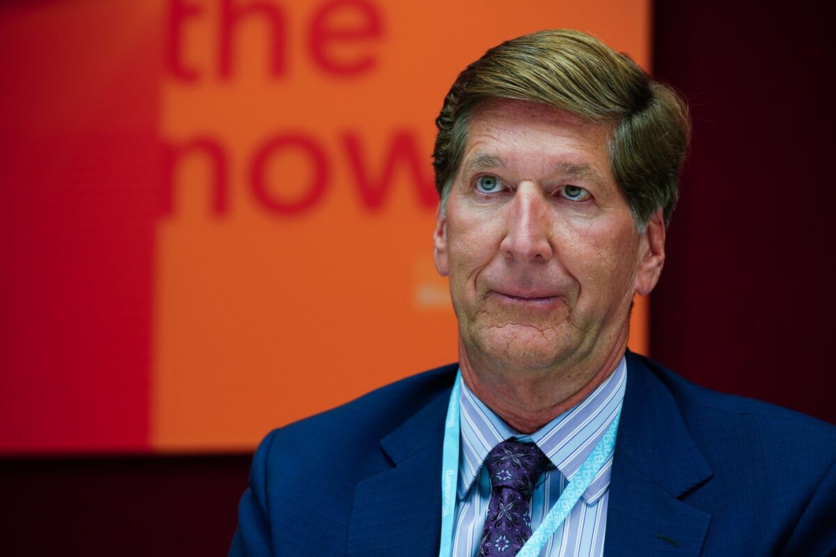 Citizens Financial CEO Says Drop in Lending Can Cool Inflation (CFG ...