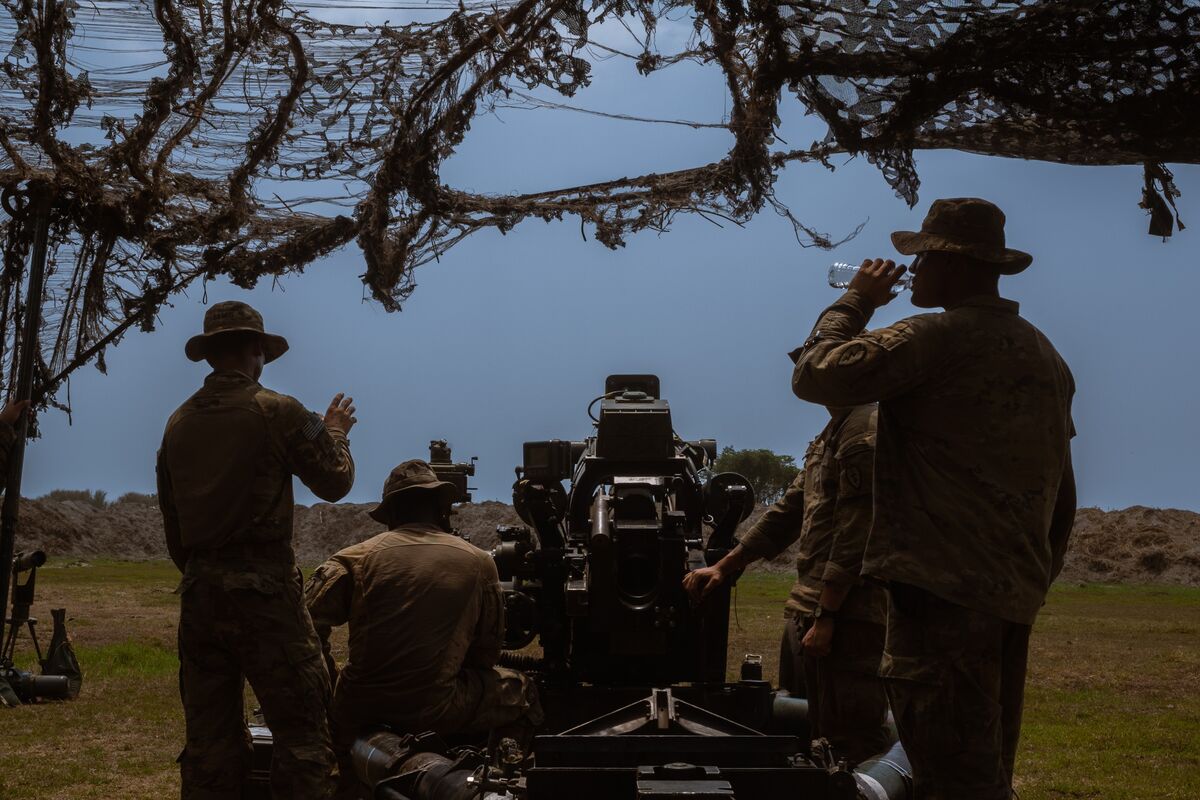 Philippines Says US Pledged to Support Its Defense Upgrade - Bloomberg