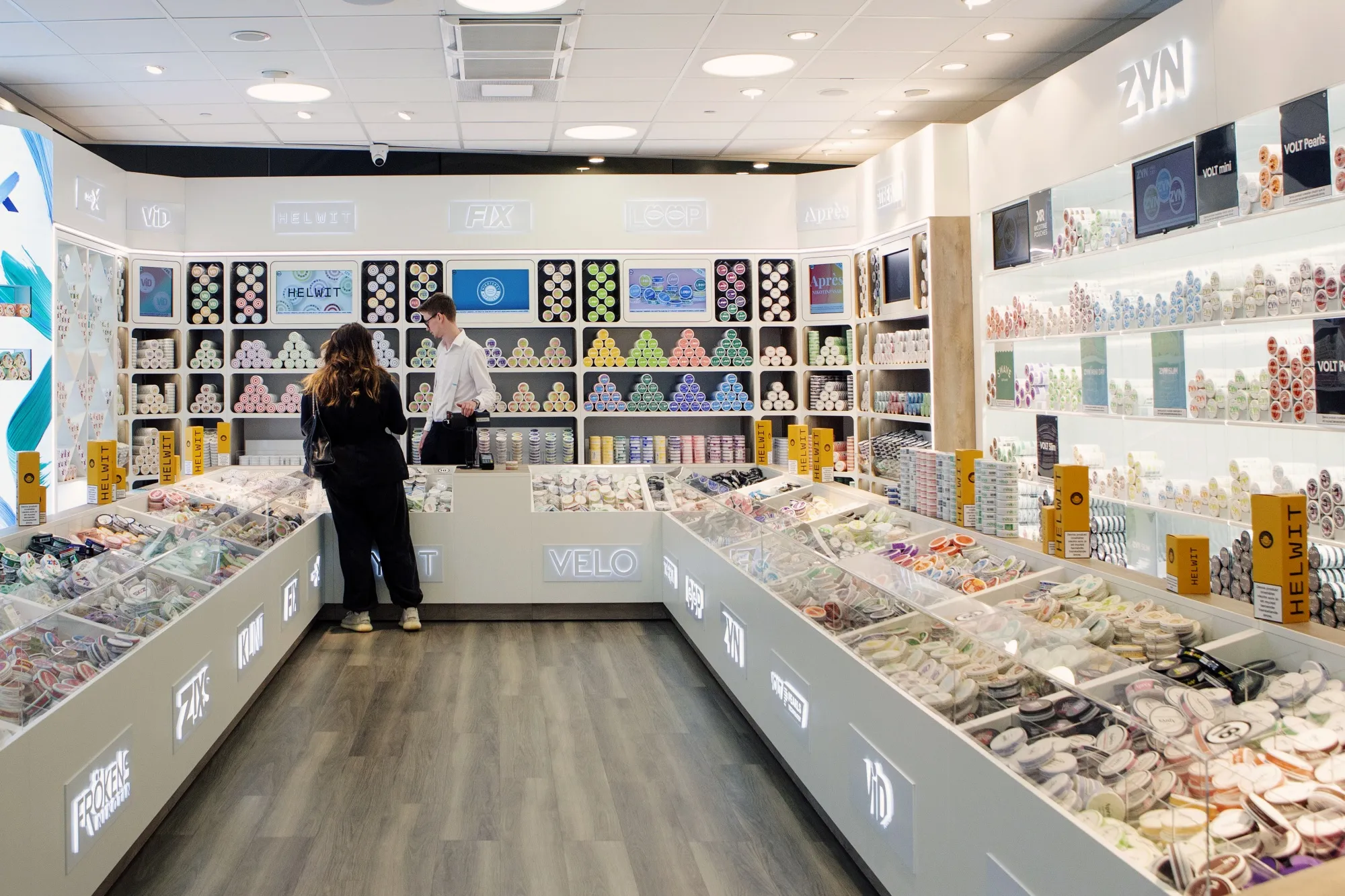 Philip Morris Boss Sees No Easy Way to Keep Minors From Nicotine - Bloomberg