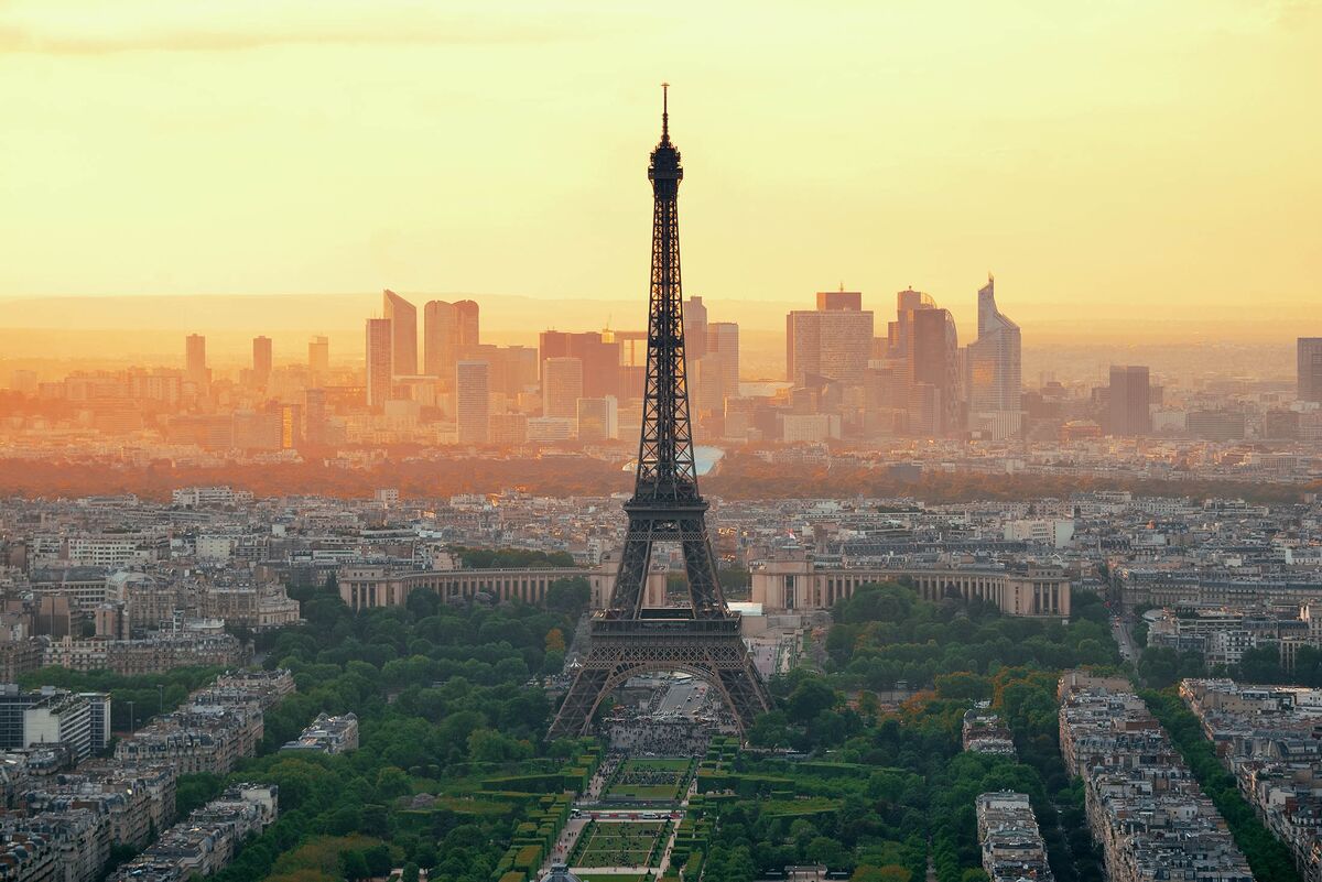 Goldman Sachs to Carlyle Fix Up `Forgotten' Paris Skyscraper Hub ...