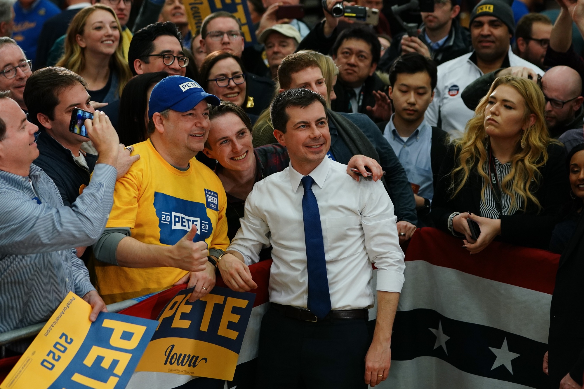 With Buttigieg and Sanders, Iowa Democrats Plot Two Futures - Bloomberg