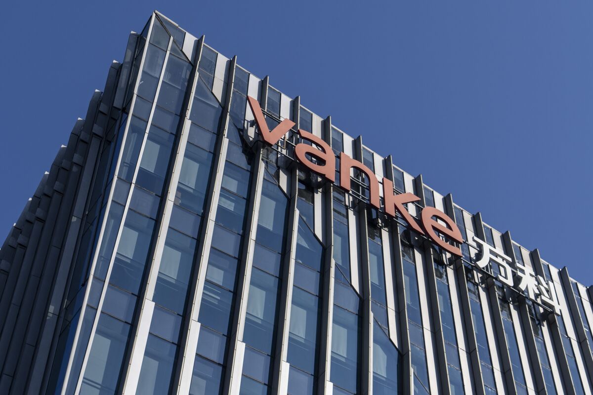 Vanke Meets Bondholders Under Threat of Default in Just Days - Bloomberg