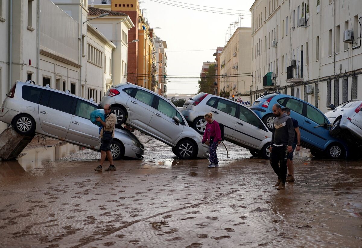 Spain’s Flooding Tragedy Shows Need for Better Weather Alerts - Bloomberg