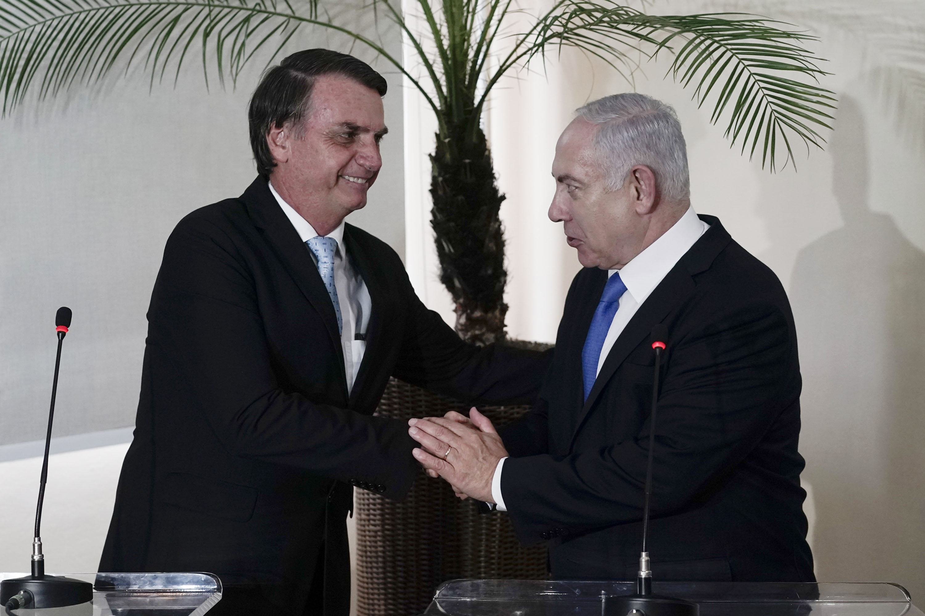 Arabs and Evangelicals Closely Eye Bolsonaro Visit to Israel - Bloomberg
