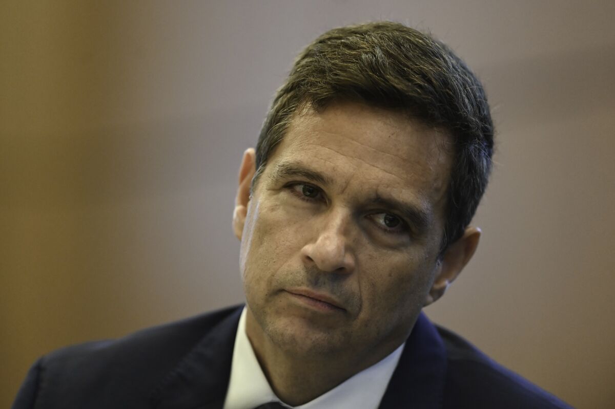 Brazil Economists and Traders Split Over Next Interest Rate Move ...