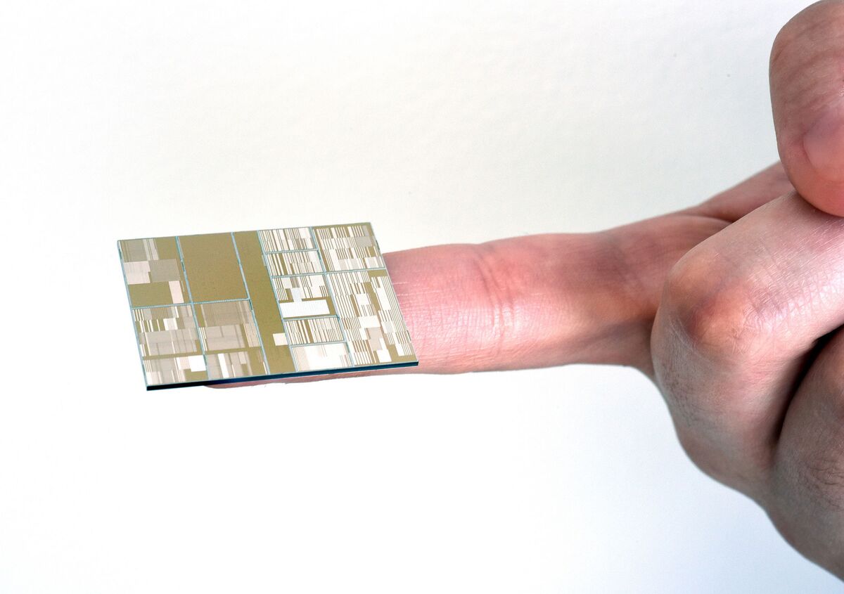 IBM Reveals the World's Smallest Computer Chip - Bloomberg